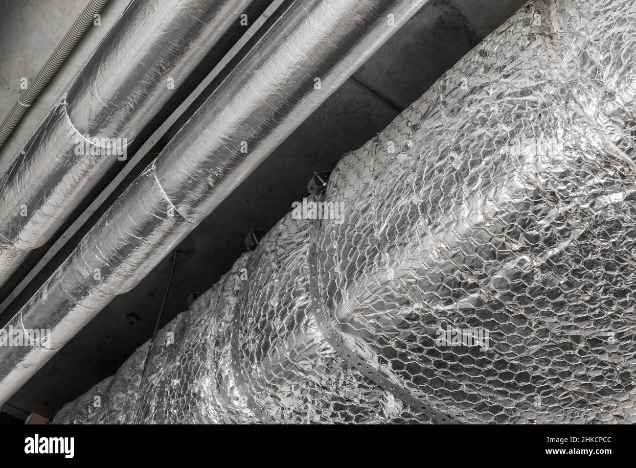 Ventilation air conditioning system in thermal insulation material duct ...