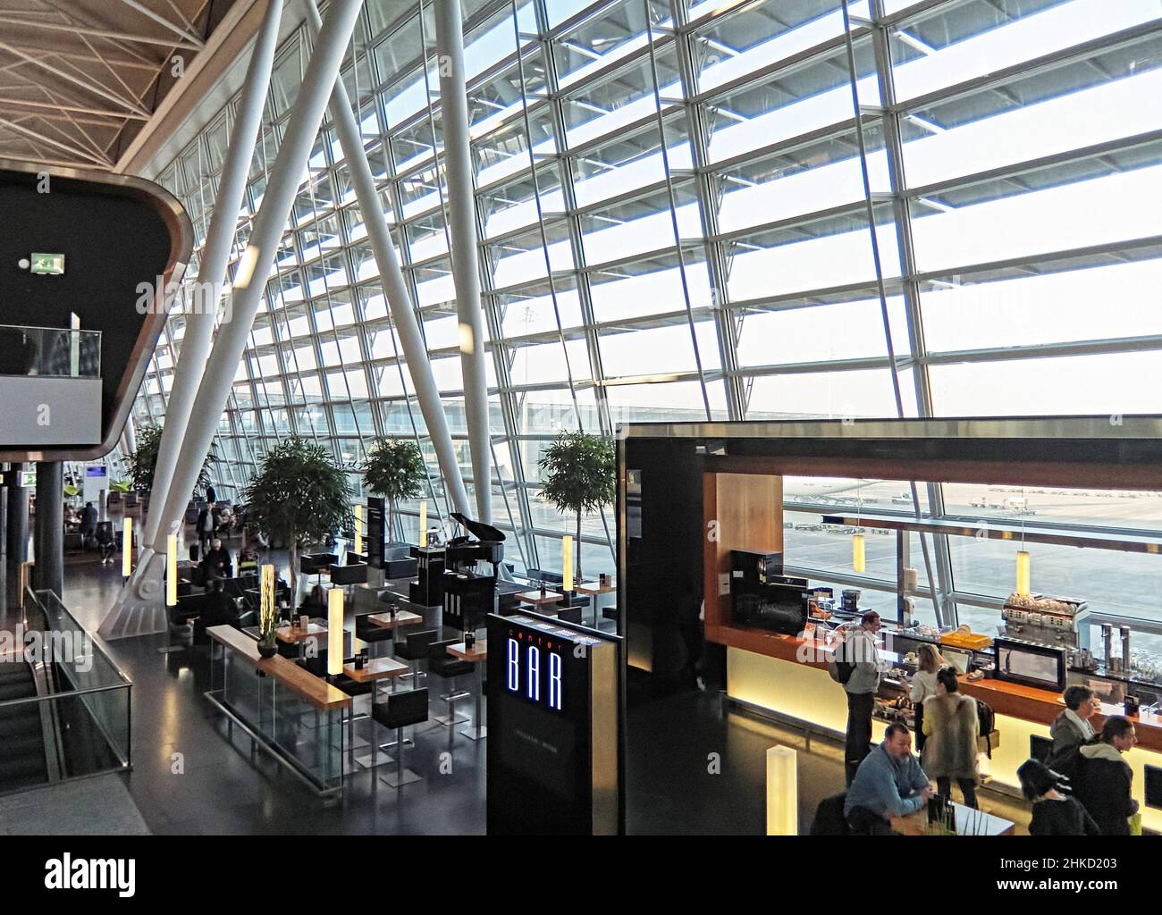 Flughafen business lounge hi-res stock photography and images - Alamy