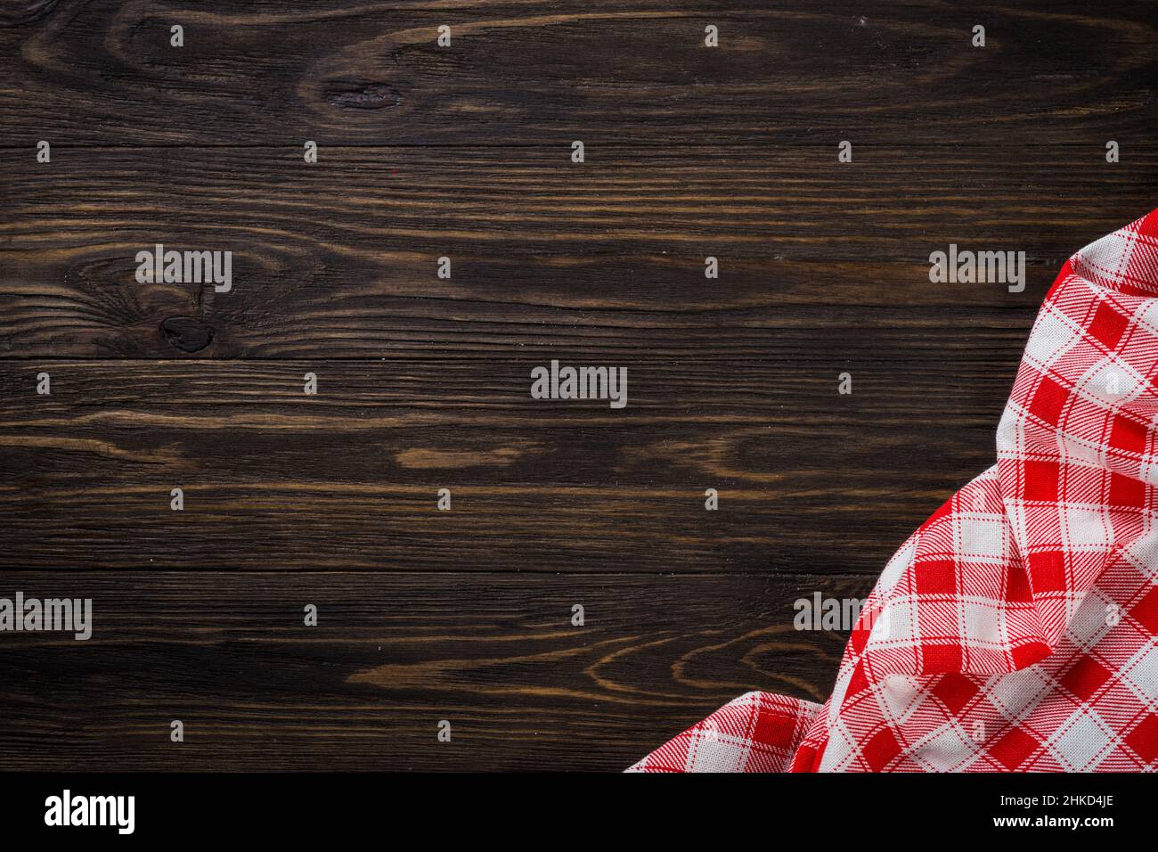 Red plaid tablecloth hi-res stock photography and images - Alamy