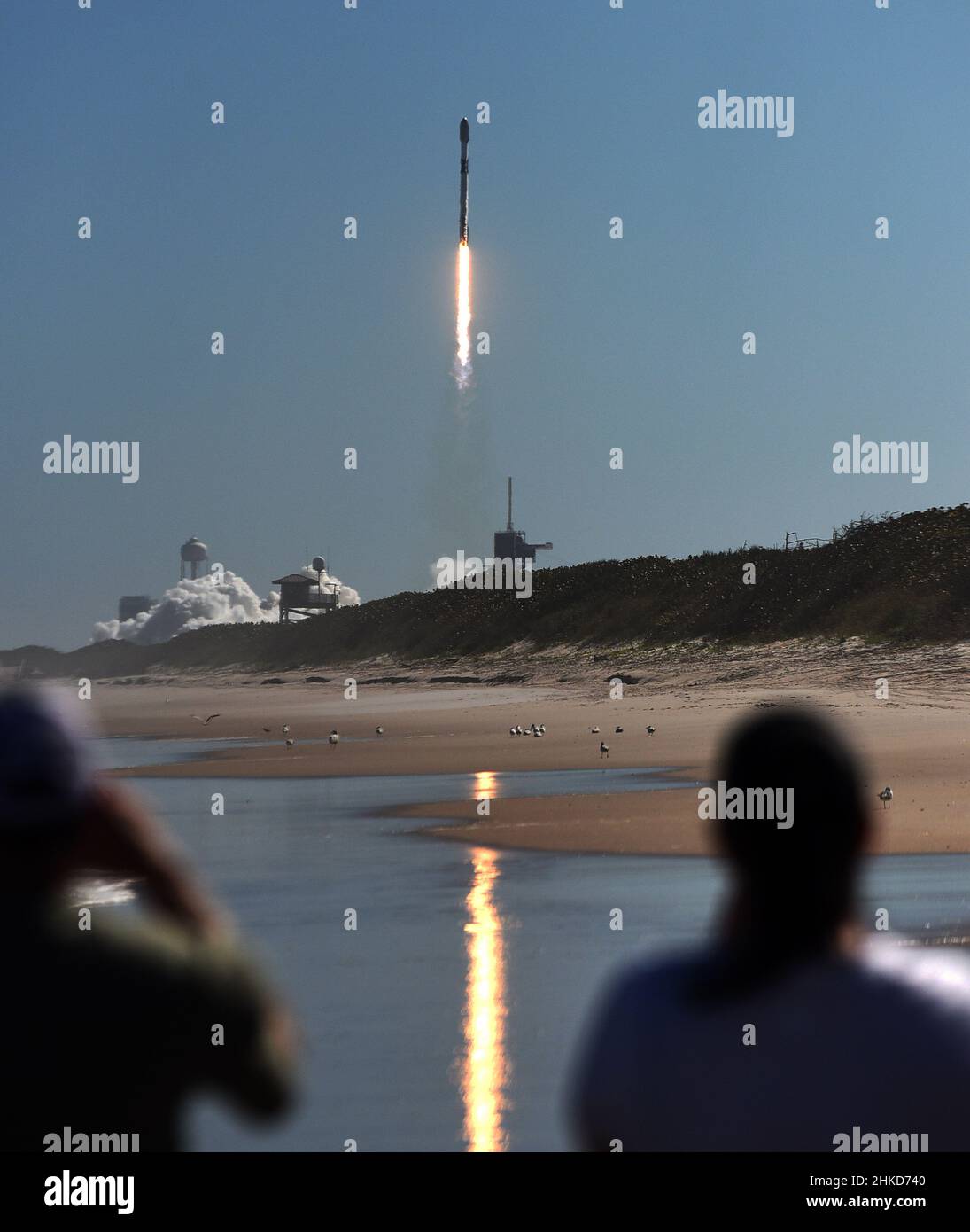 Cape Canaveral, United States. 03rd Feb, 2022. People watch from ...