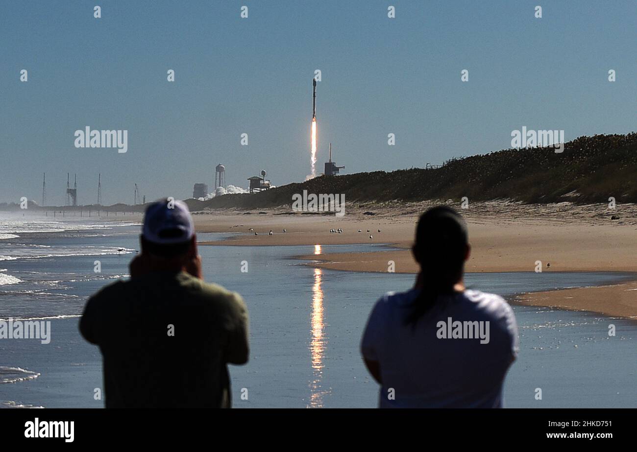 Cape Canaveral, United States. 03rd Feb, 2022. People watch from ...