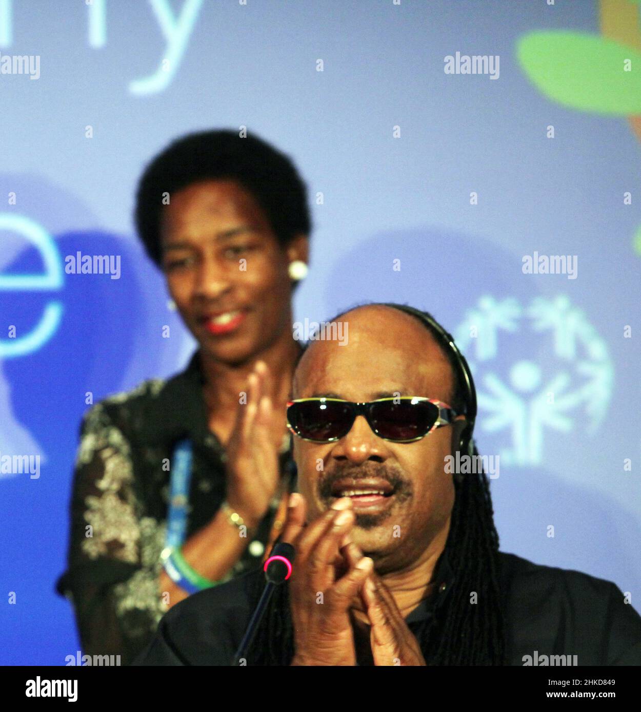 American singer stevie wonder hi-res stock photography and images - Alamy