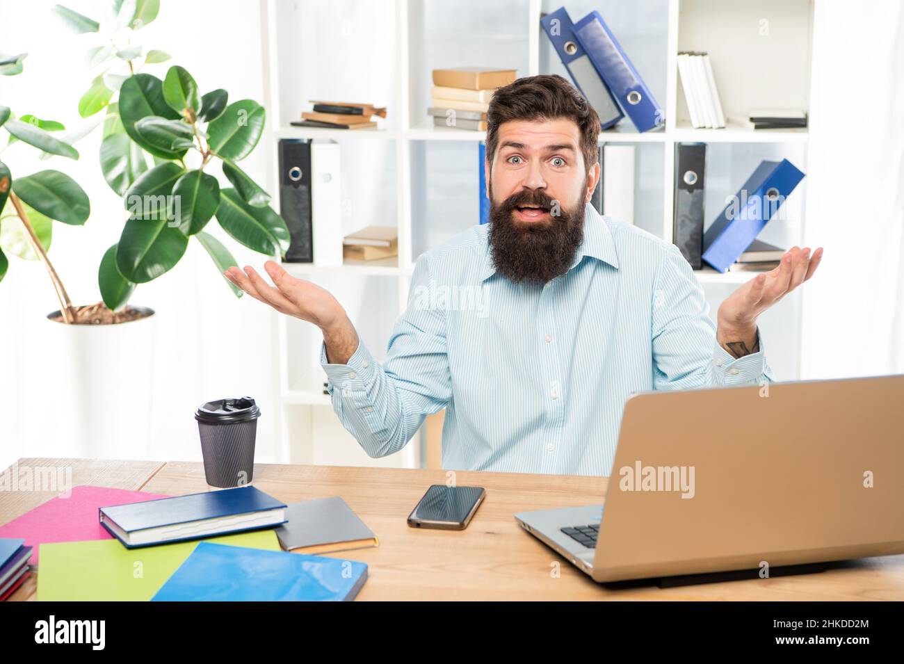 Working man in perplexity hi-res stock photography and images - Alamy