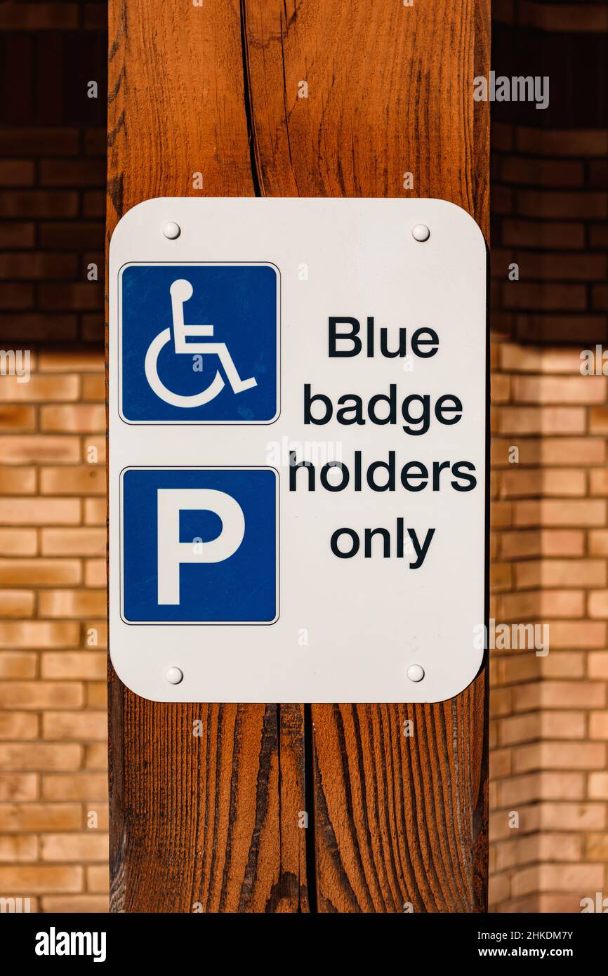 Disabled blue badge uk hi-res stock photography and images - Alamy