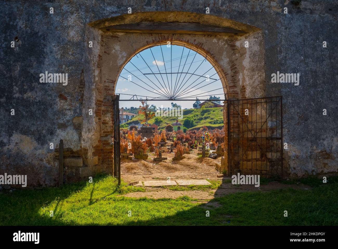 Indigenous Tzotzil Maya graves in Chamula, Chiapas Stock Photo - Alamy
