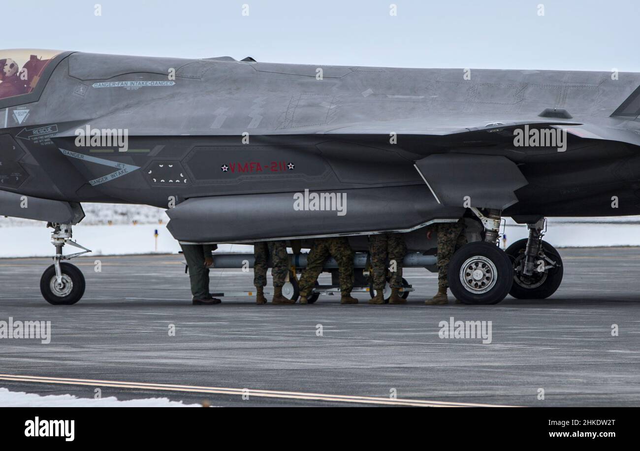 U.S. Marines from Marine Wing Support Squadron 373, Marine Aircraft ...