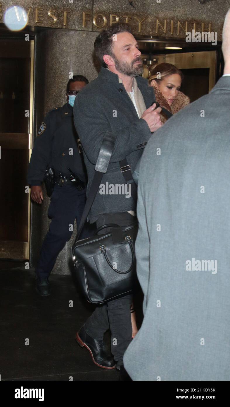 Jennifer lopez ben affleck marry me hi-res stock photography and images ...