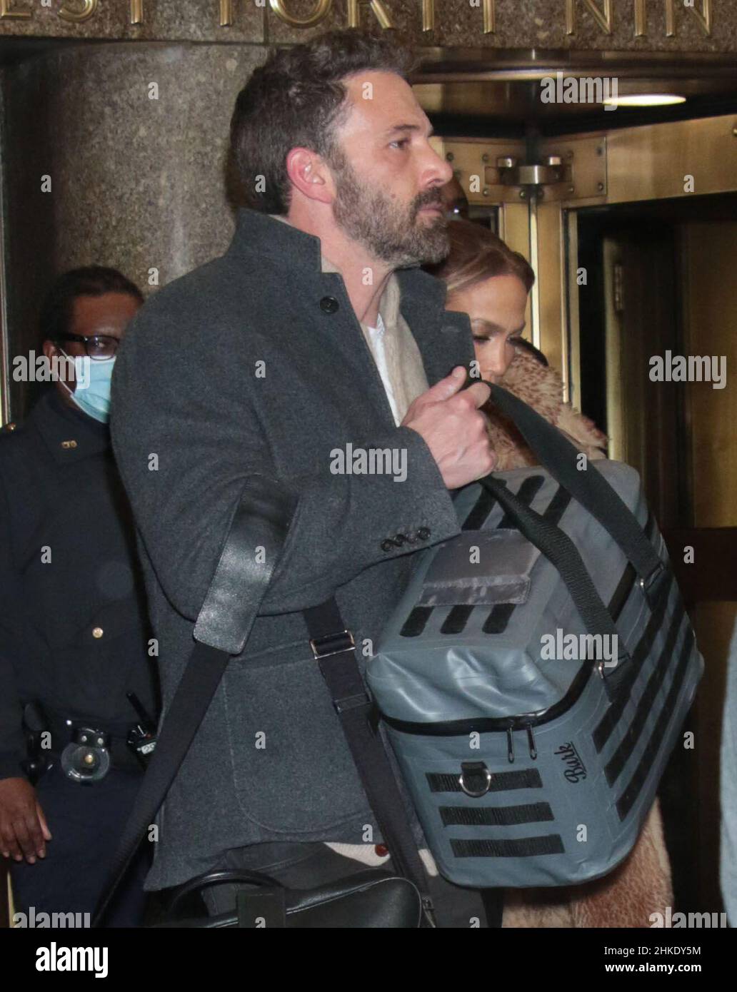 Jennifer lopez ben affleck marry me hi-res stock photography and images ...