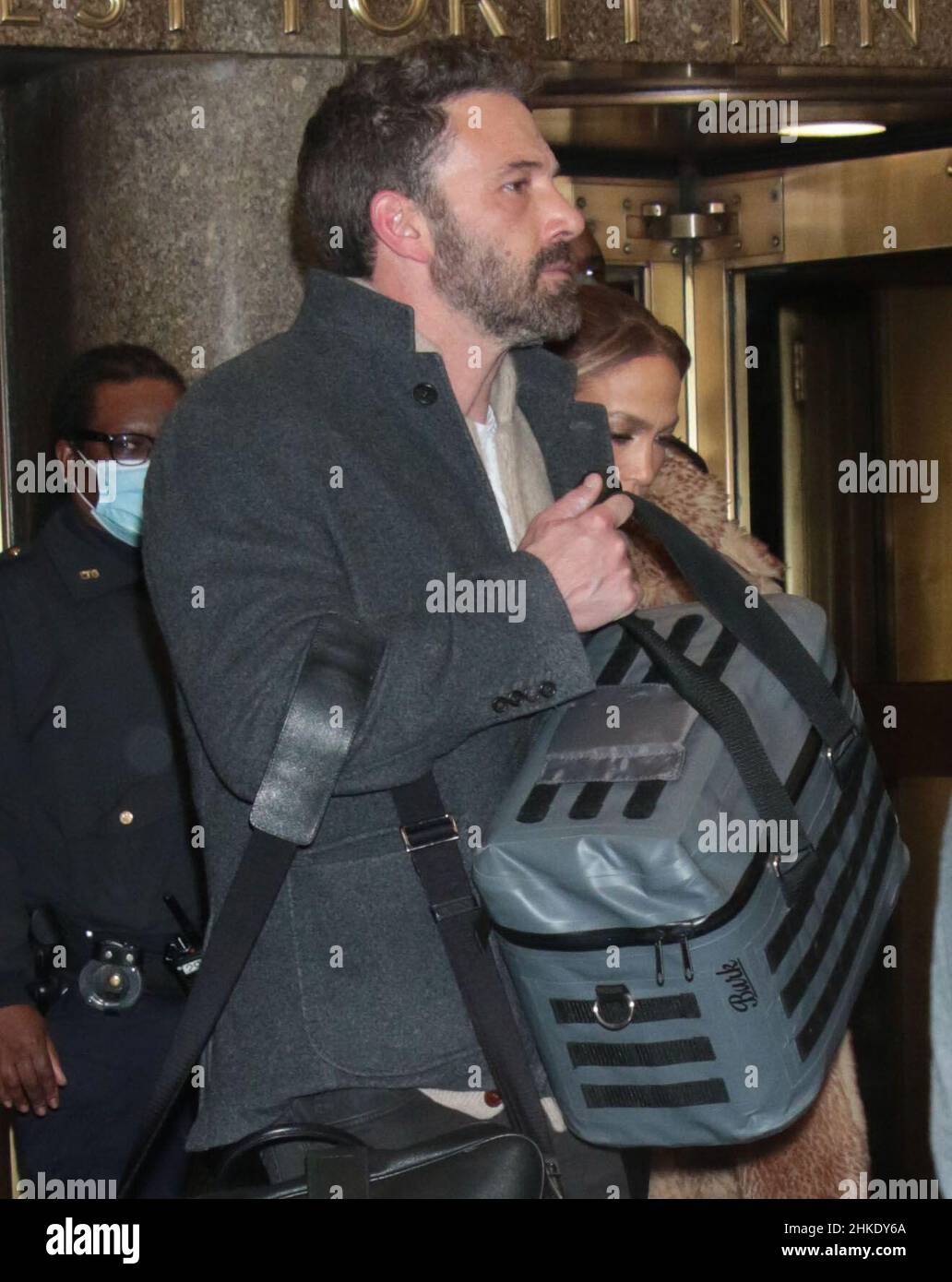 Jennifer lopez ben affleck marry me hi-res stock photography and images ...