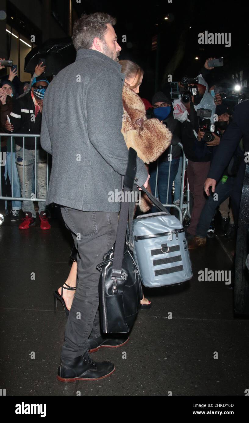 Jennifer lopez ben affleck marry me hi-res stock photography and images ...