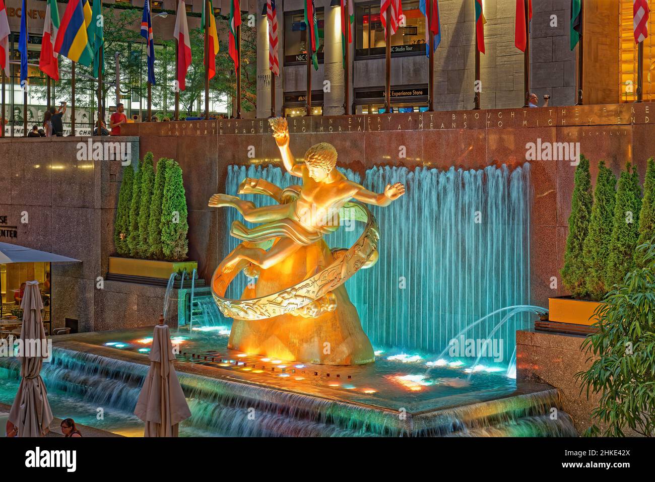 Statue of Prometheus Prometheus Sculpture, Rockefeller Center, New York ...