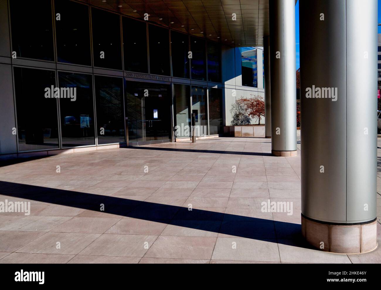 Empty sidewalk hi-res stock photography and images - Alamy