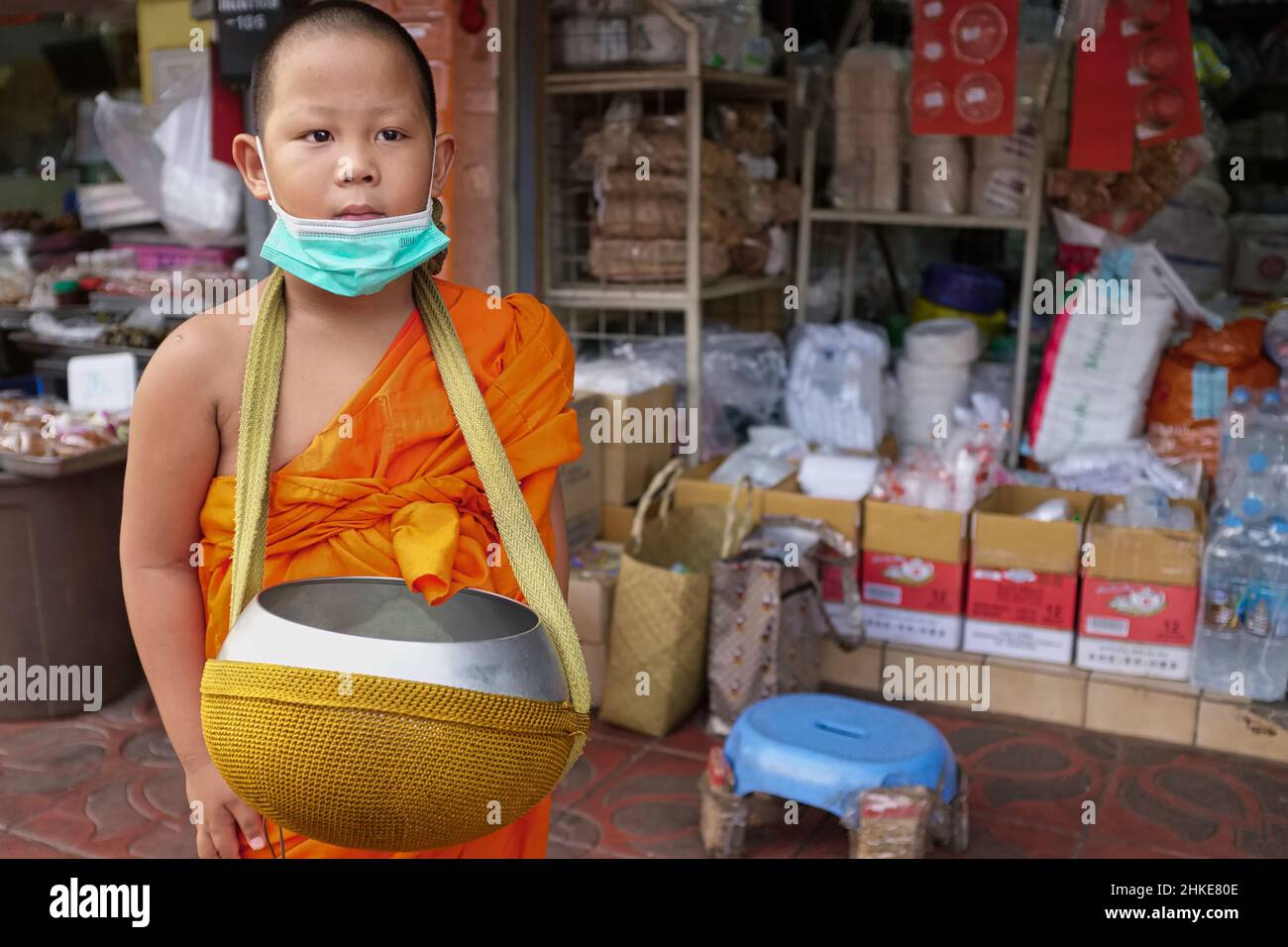 Child monk hi-res stock photography and images - Alamy