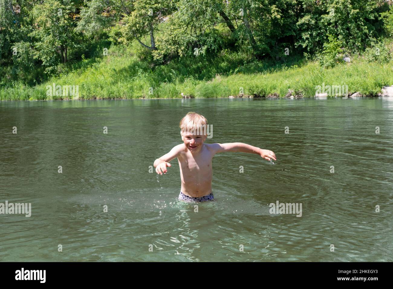 5 year old swimming in pool hi-res stock photography and images - Alamy