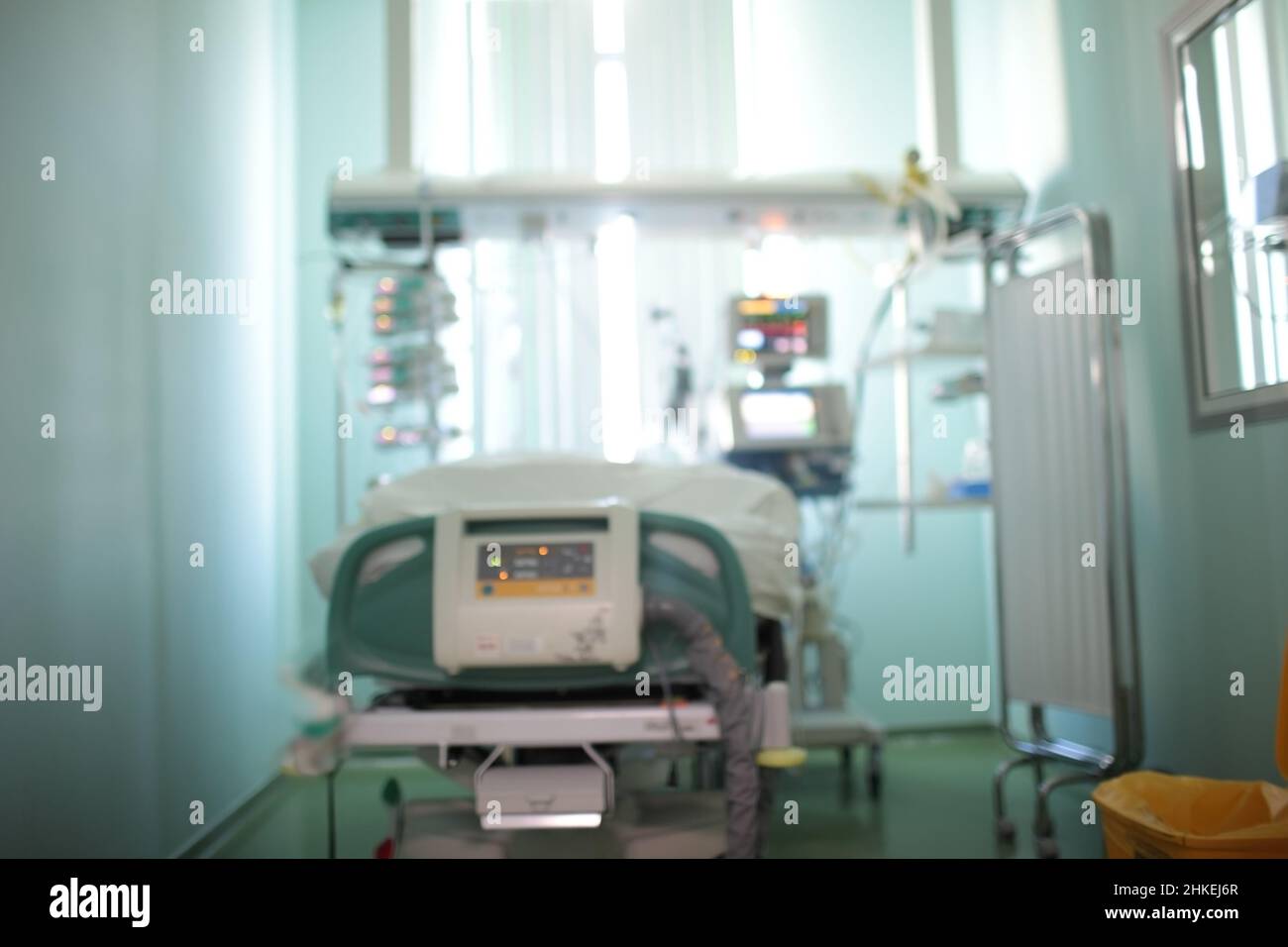 Single patient room with observation window in the intensive care unit ...