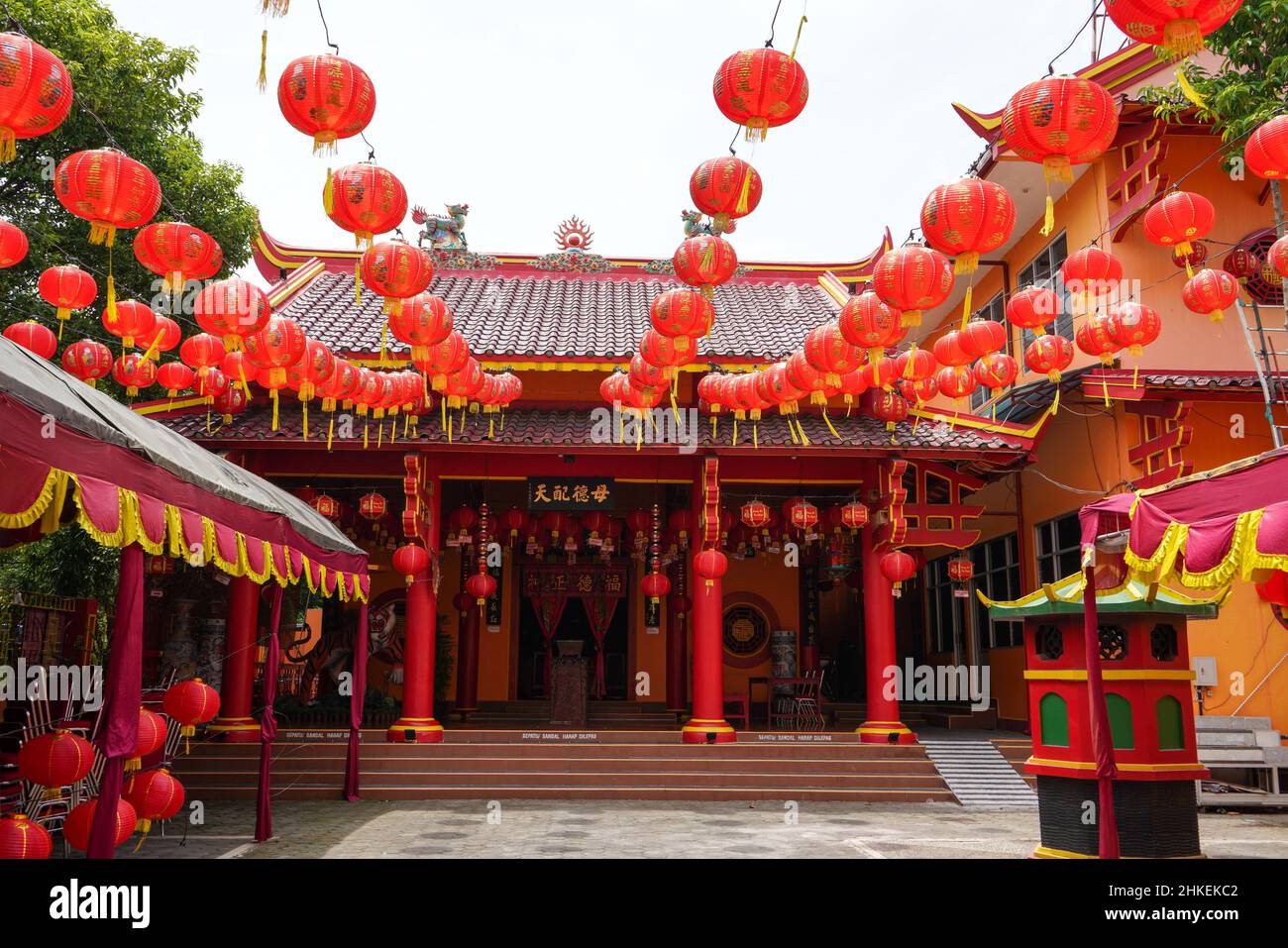 Chinese temple architecture refer to a type of structures used as place ...