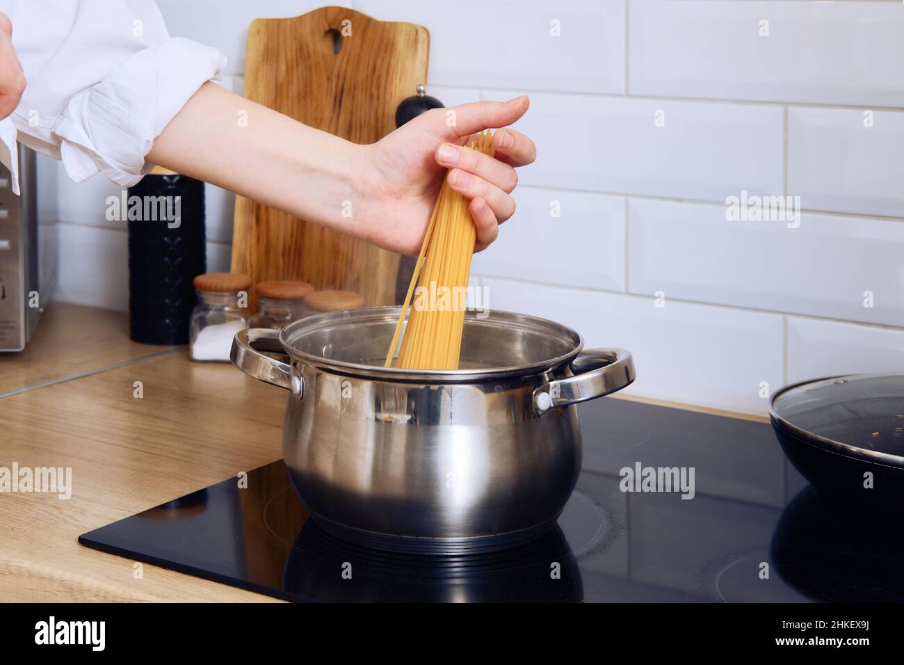 Adding boiling water hi-res stock photography and images - Alamy