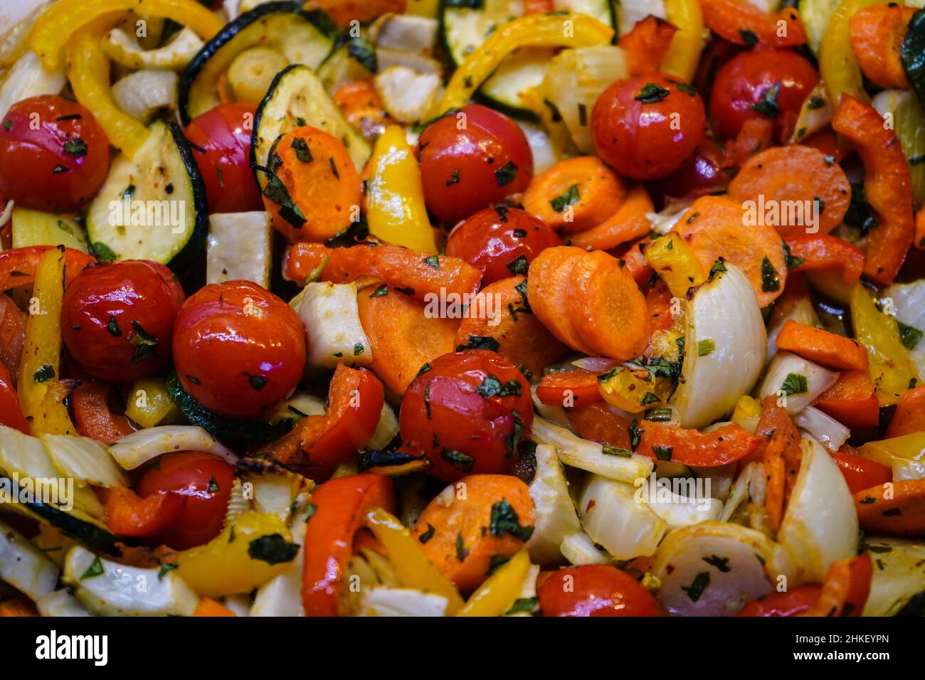 vegetables in a frying pan Stock Photo - Alamy