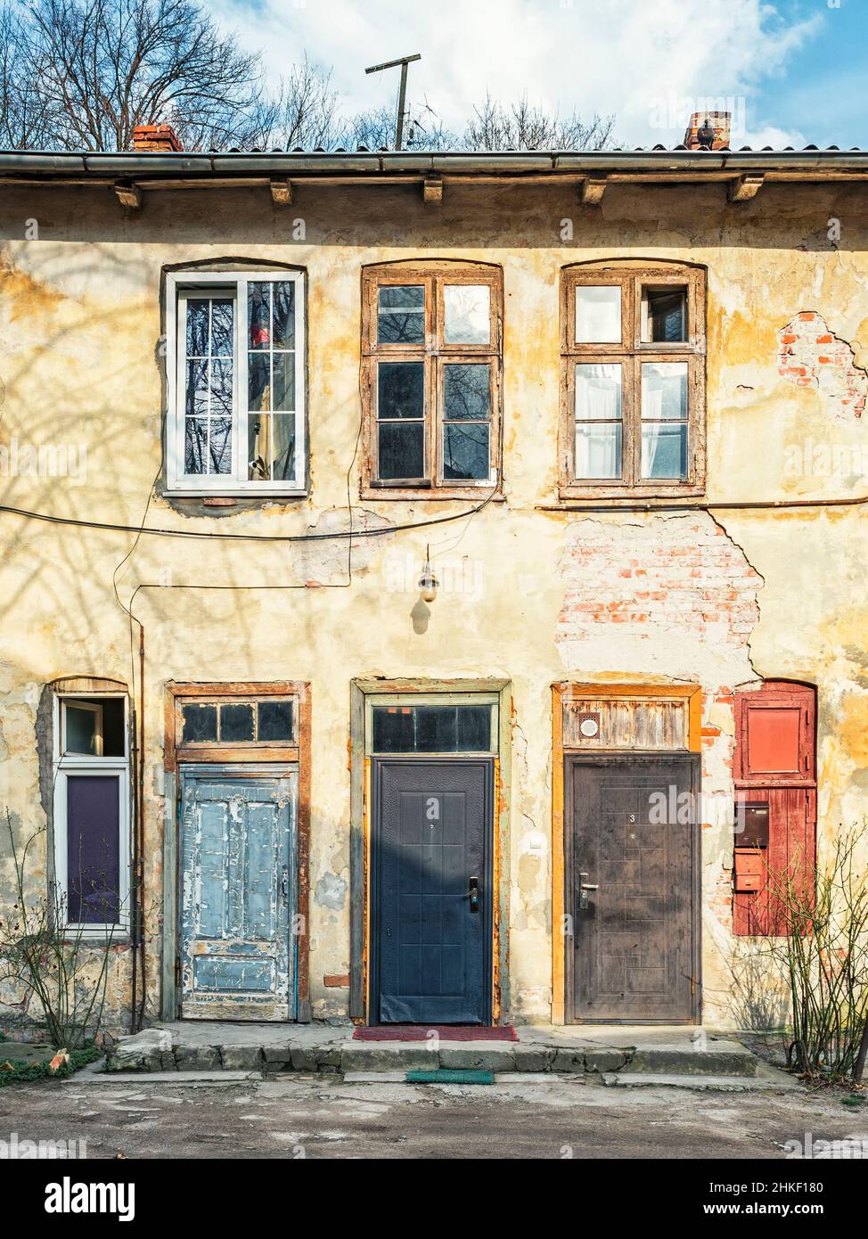 Old two story house hi-res stock photography and images - Alamy