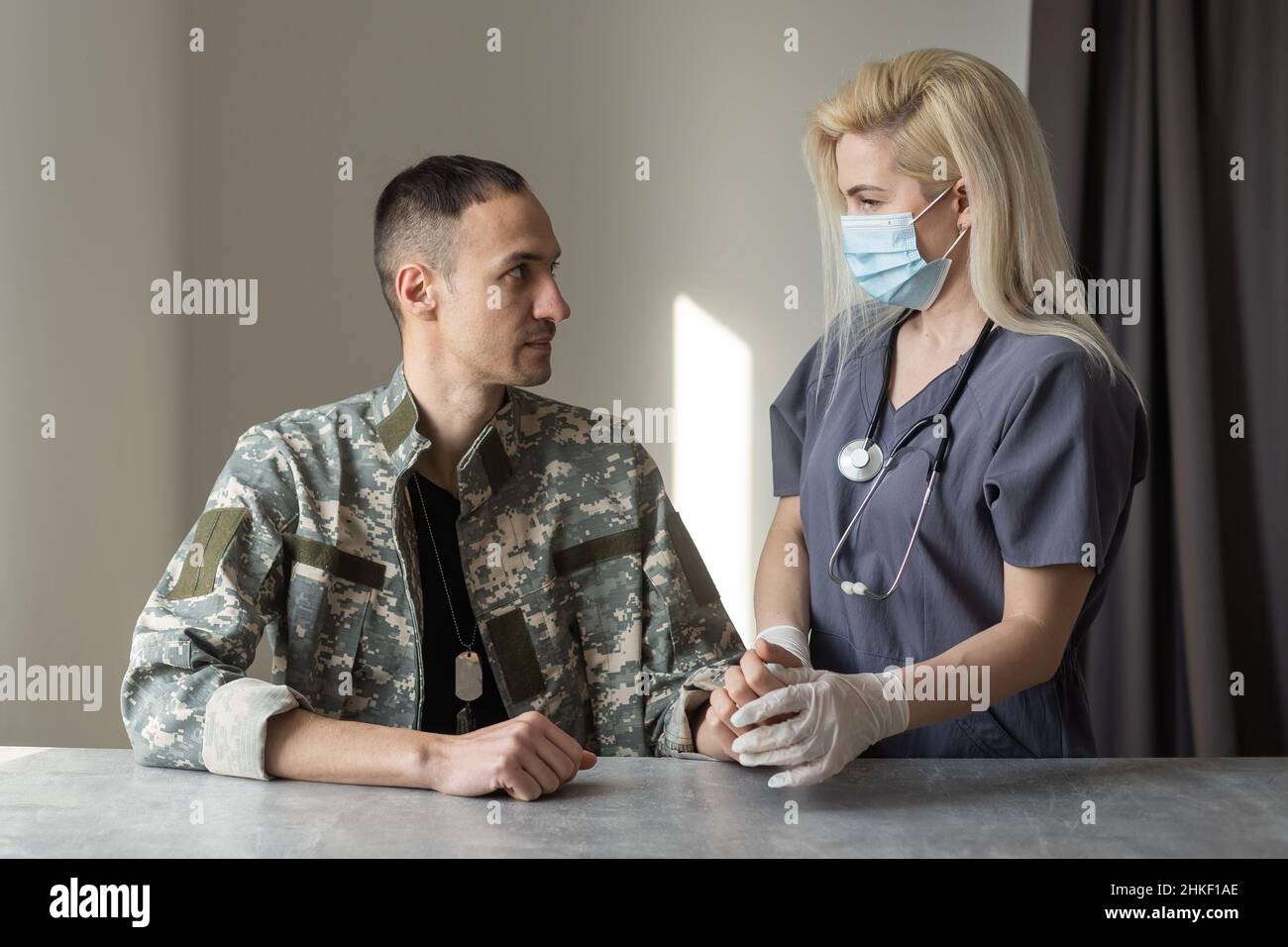 American military hospital visit hi-res stock photography and images ...