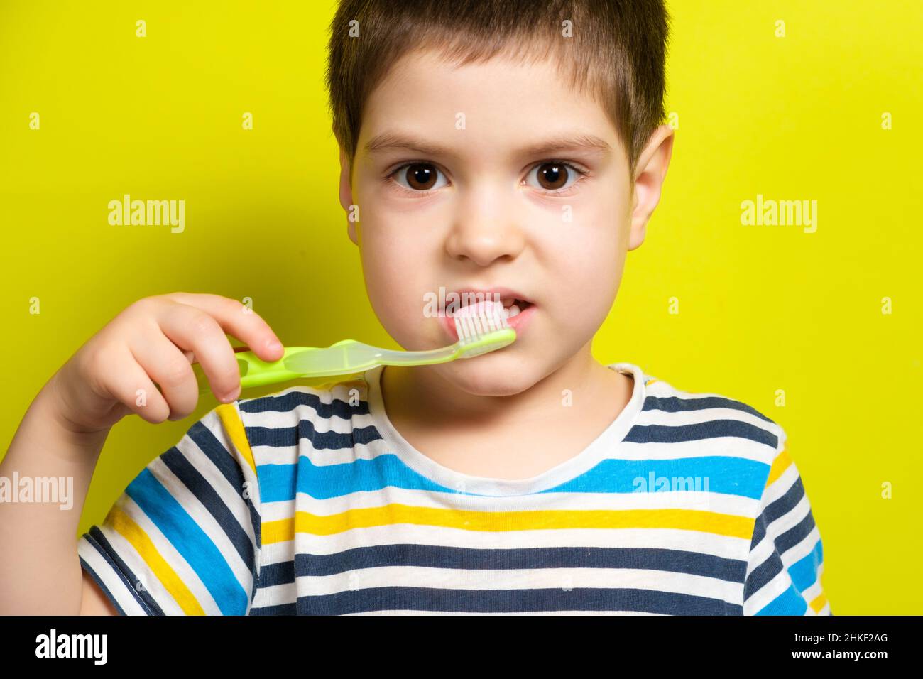 Tooth mineralization hi-res stock photography and images - Alamy