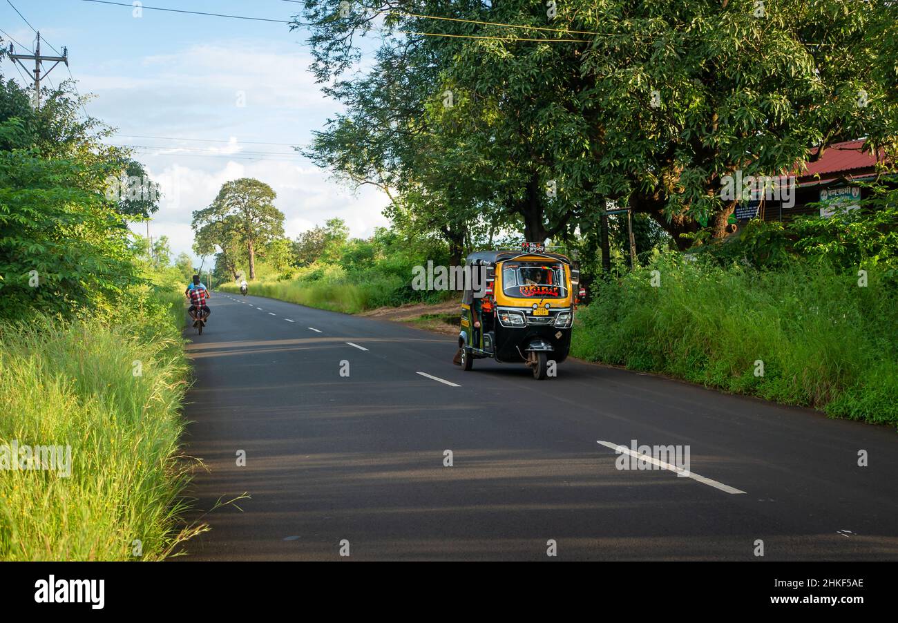 Ratnagiri, INDIA - October 9, 2021 : Traditional black yellow Auto ...