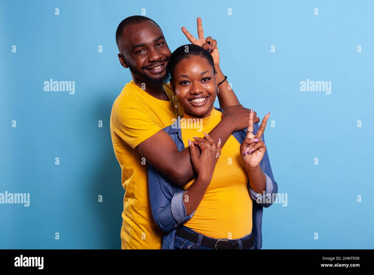 Man doing peace sign hi-res stock photography and images - Alamy