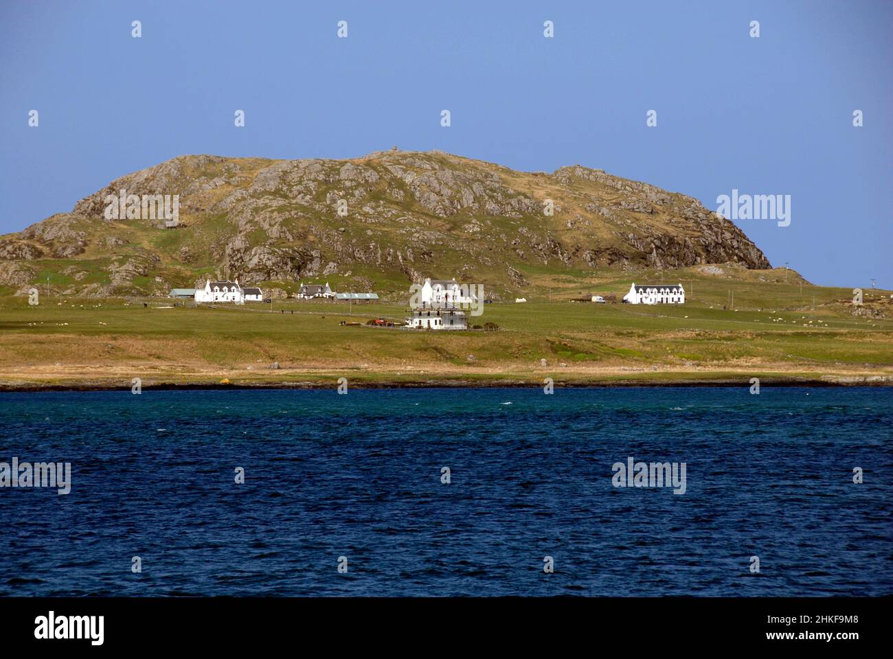 Remote houses on the island of Iona, Scotland Stock Photo - Alamy