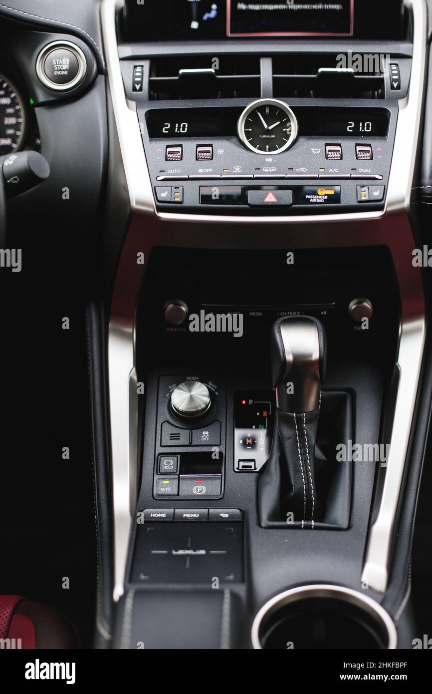 Automatic gear stick in reverse hi-res stock photography and images - Alamy