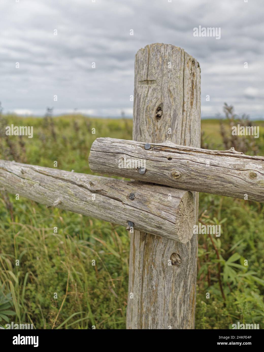 Fence post and rails Stock Photo - Alamy