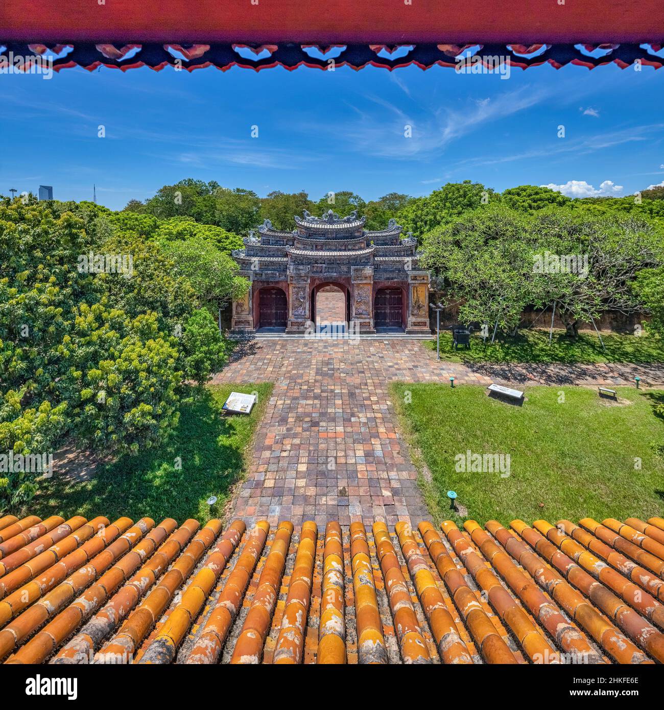 Gate of the Hien Lam Cac house in the Imperial City with the Purple ...