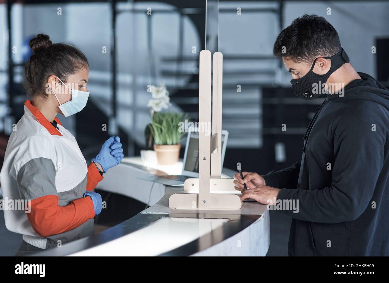 Please fill in this short questionnaire before entering Stock Photo - Alamy