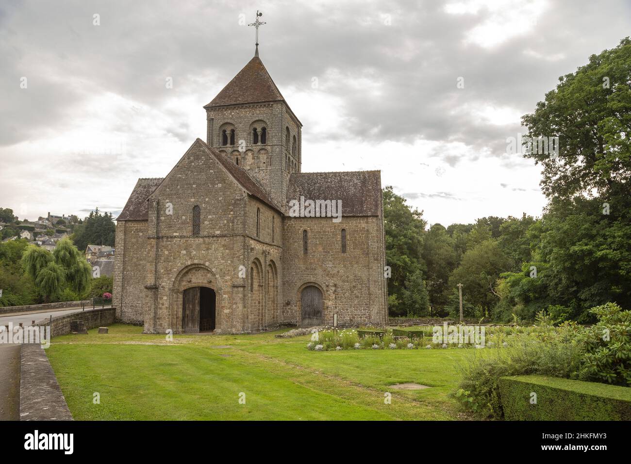 France, Orne, Domfront, Notre-Dame sur l'Eau church Stock Photo - Alamy