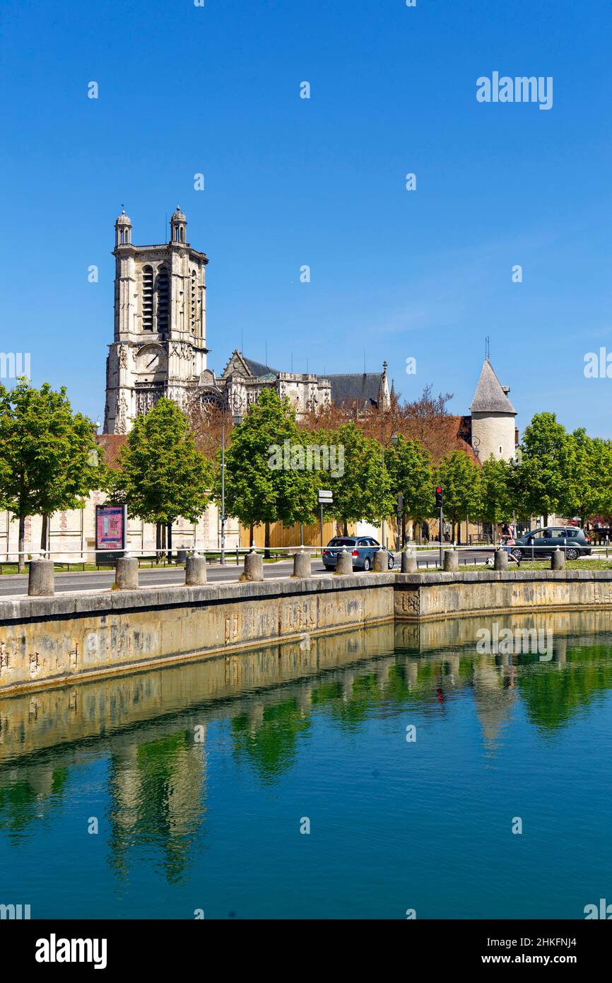 France, Aube, Troyes, Trevois canal and Saint Pierre and Saint Paul ...