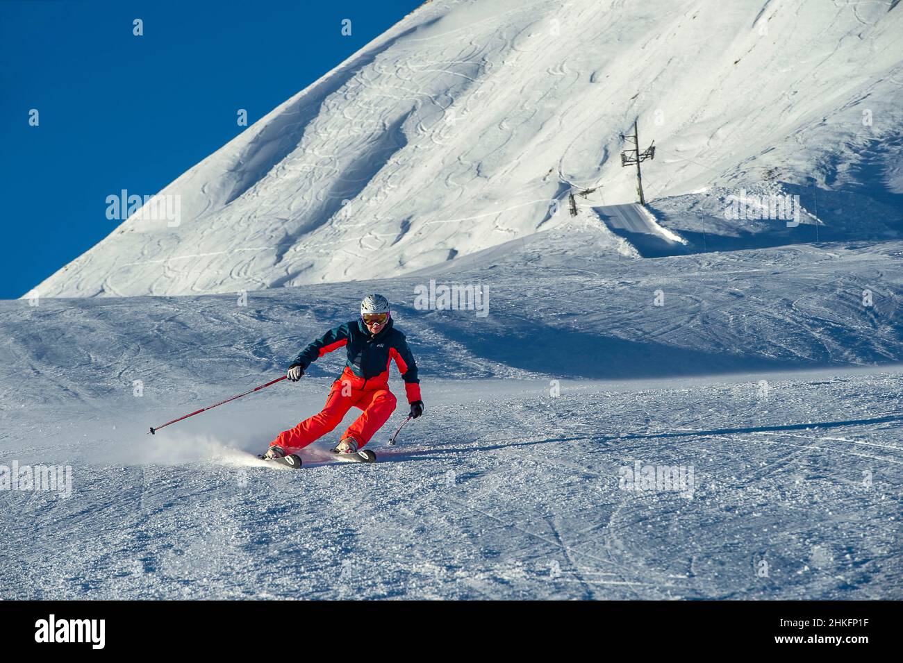 Les contamines france ski resort hi-res stock photography and images ...