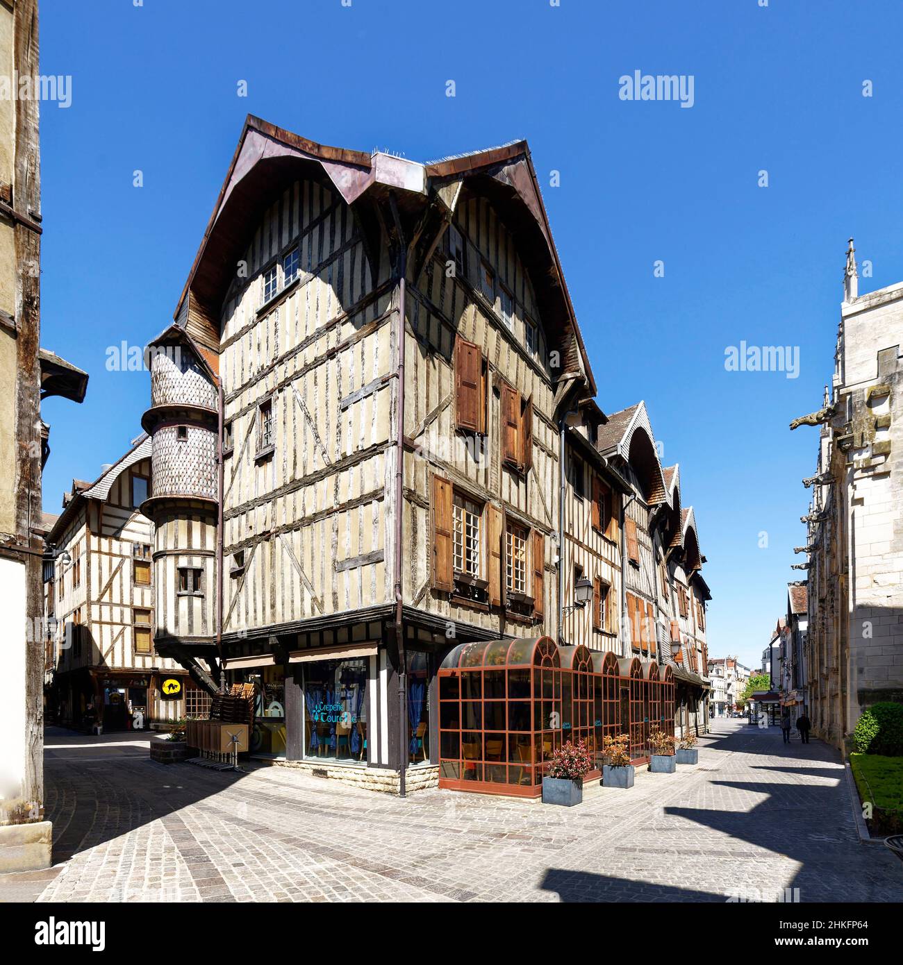 France, Aube, Troyes, the old medieval city, Rue Mole, half-timbered ...