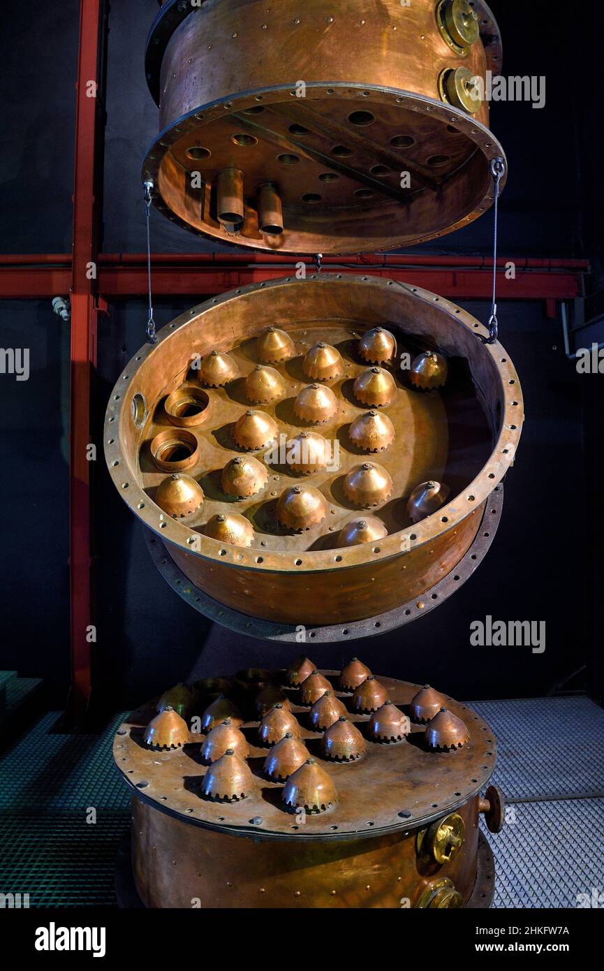 Distillation column rum hi-res stock photography and images - Alamy