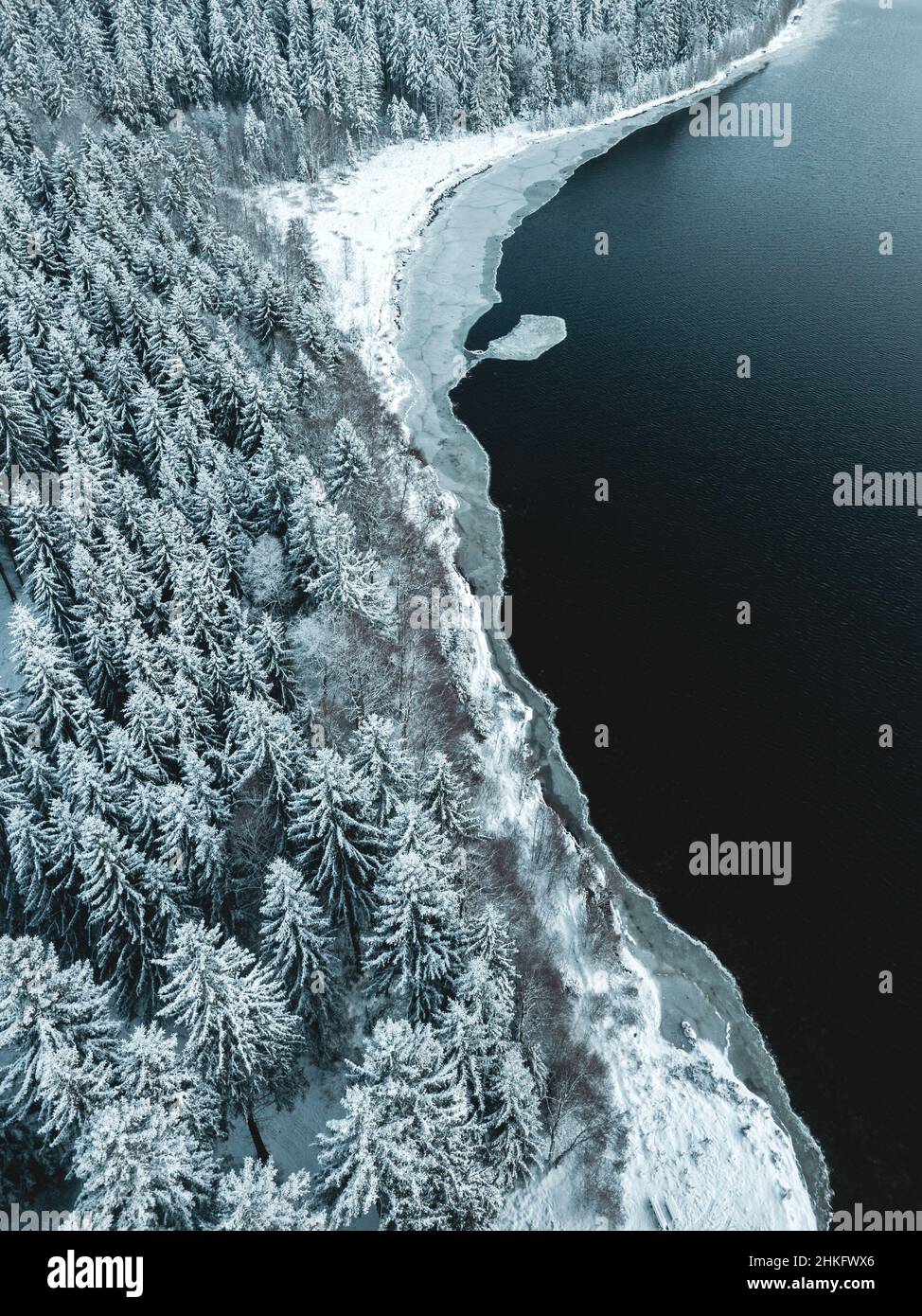 Aerial birdseye view frozen lake hi-res stock photography and images ...