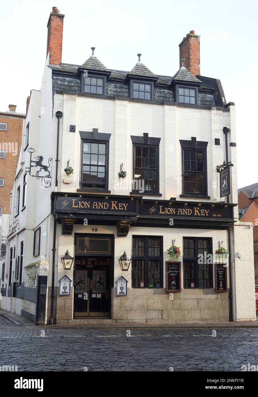 City center pub example Stock Photo - Alamy