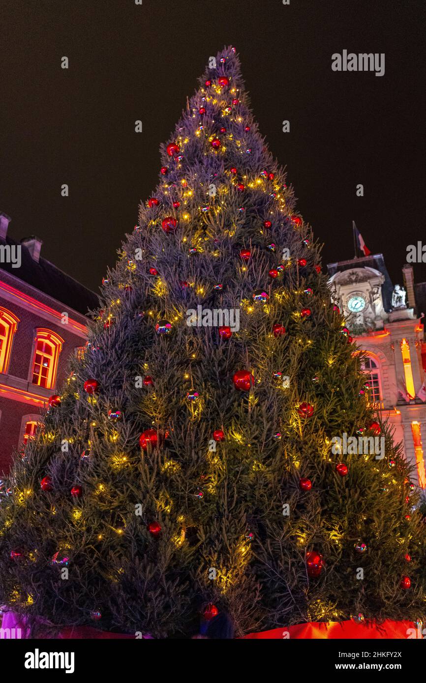 France, Somme, Amiens, Christmas market Stock Photo - Alamy