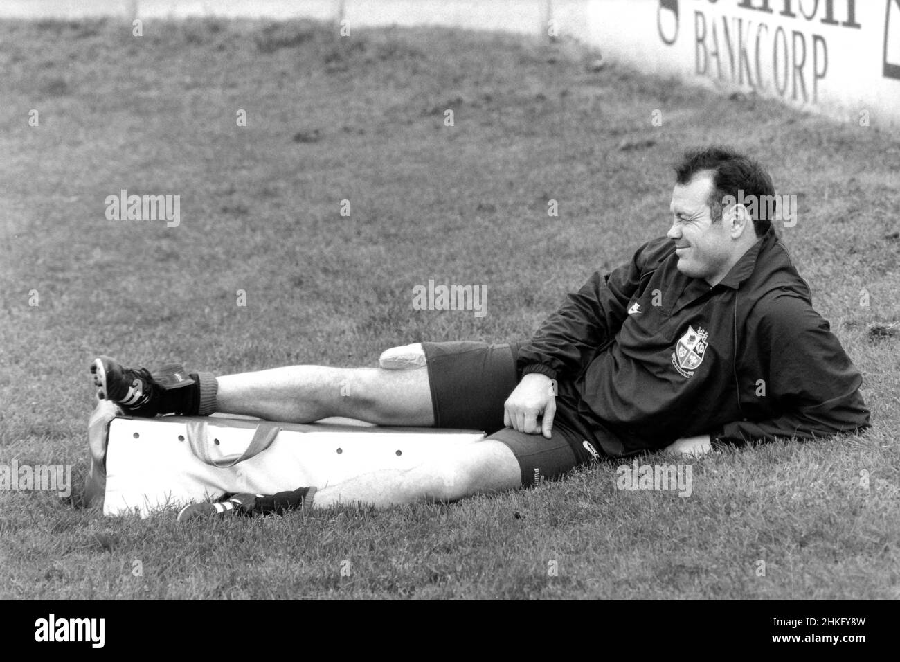 Ieuan Evans rests a thigh muscle strain training for the 1993 British ...