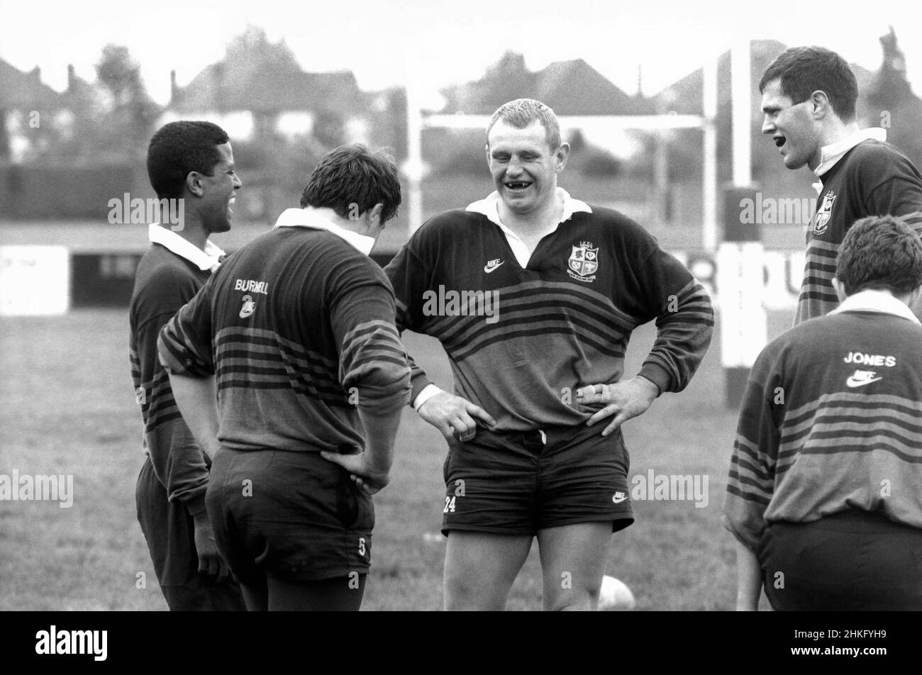 Team mates (L to R) Jeremy Guscott, Paul Burnell, Dean Richards, Martin ...