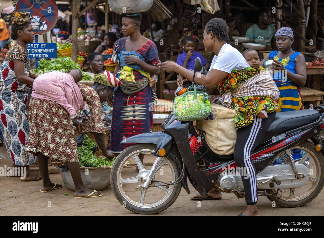 Benin, Abomey, market day Stock Photo - Alamy