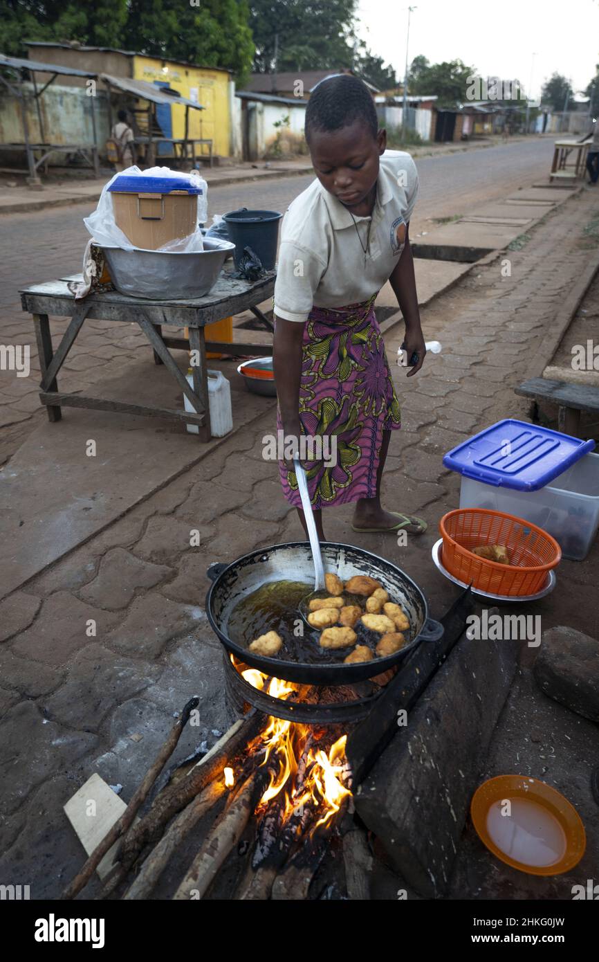 Benin, Natitingou, fritters for breakfast Stock Photo - Alamy