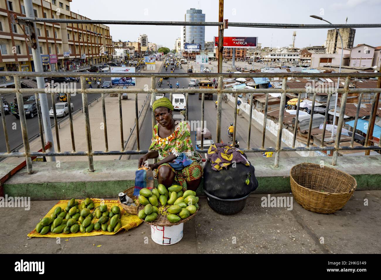 Cotonou market hi-res stock photography and images - Alamy