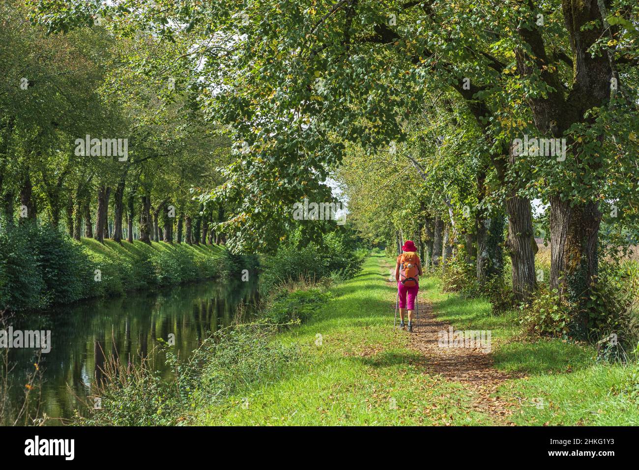 France, Dordogne, Annesse-et-Beaulieu, hike along the Annesse canal on ...