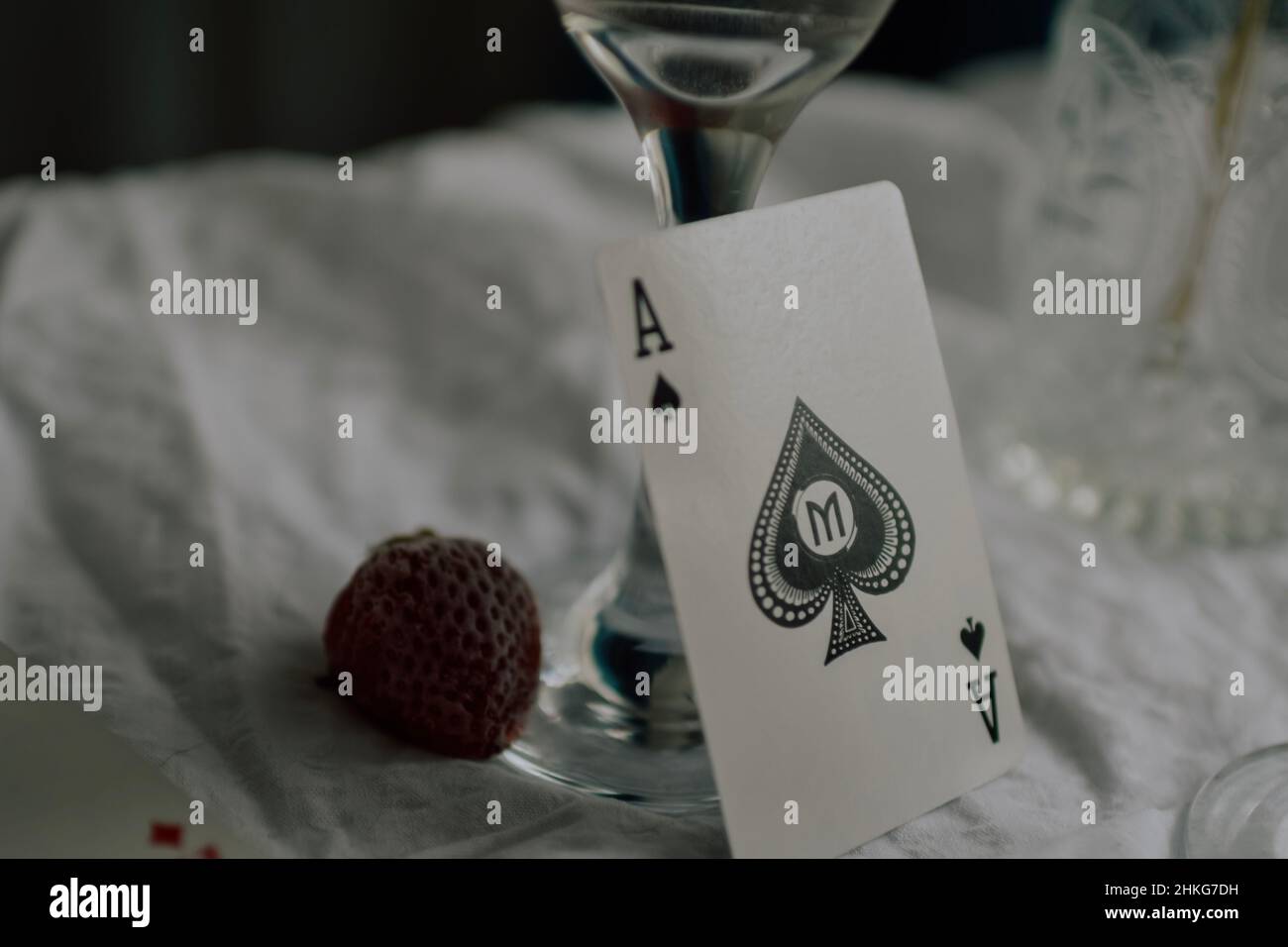 Playing cards on table hi-res stock photography and images - Alamy