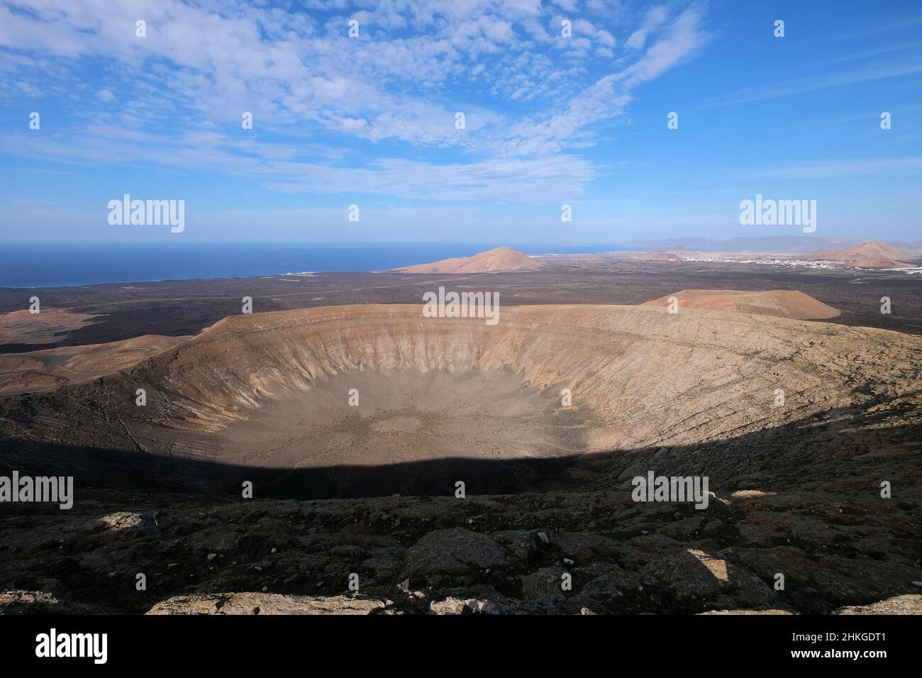 Hike over the crater of Caldera Blanca, Lanzarote Stock Photo - Alamy