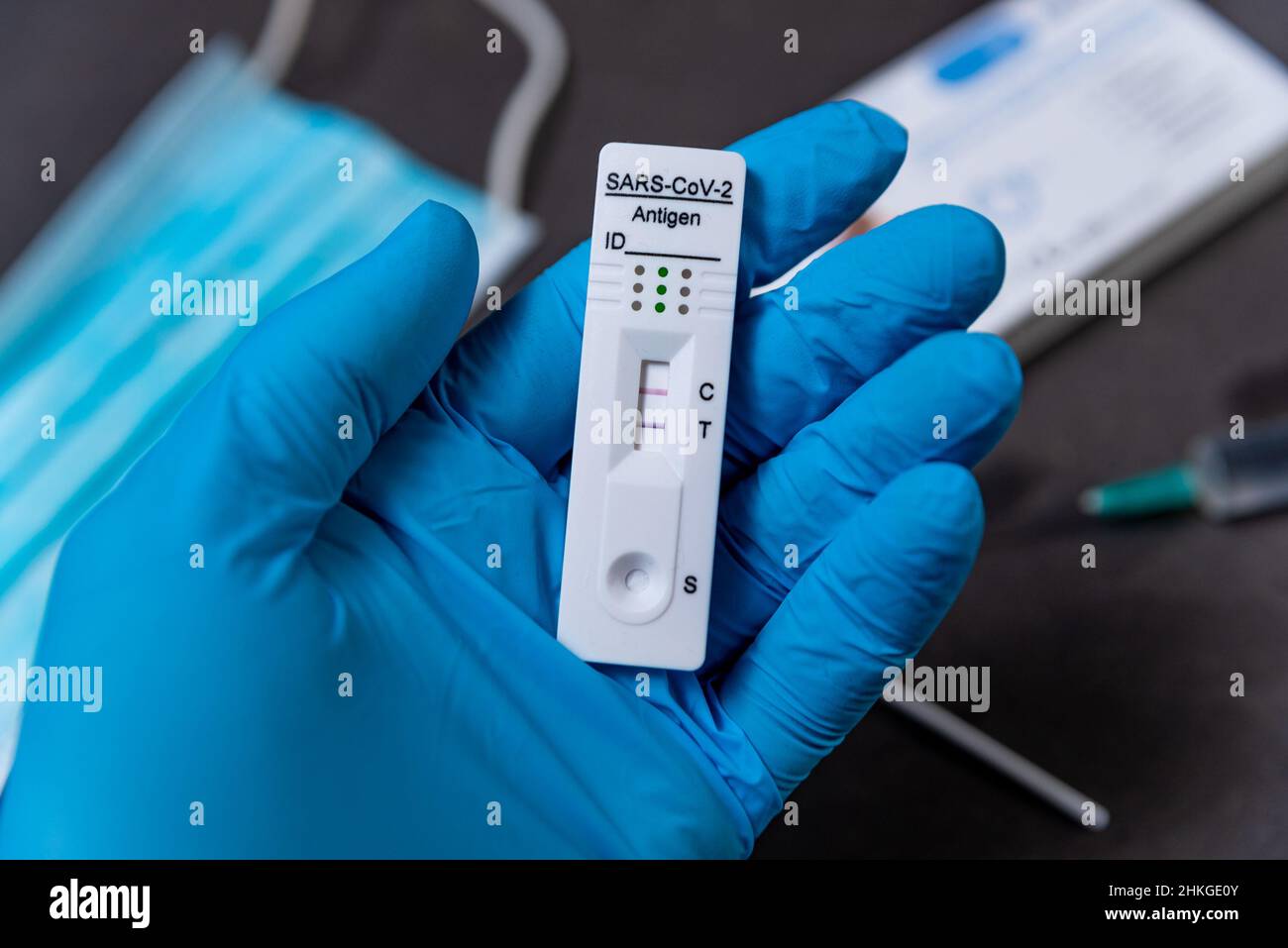 Positive lateral flow tests hi-res stock photography and images - Alamy