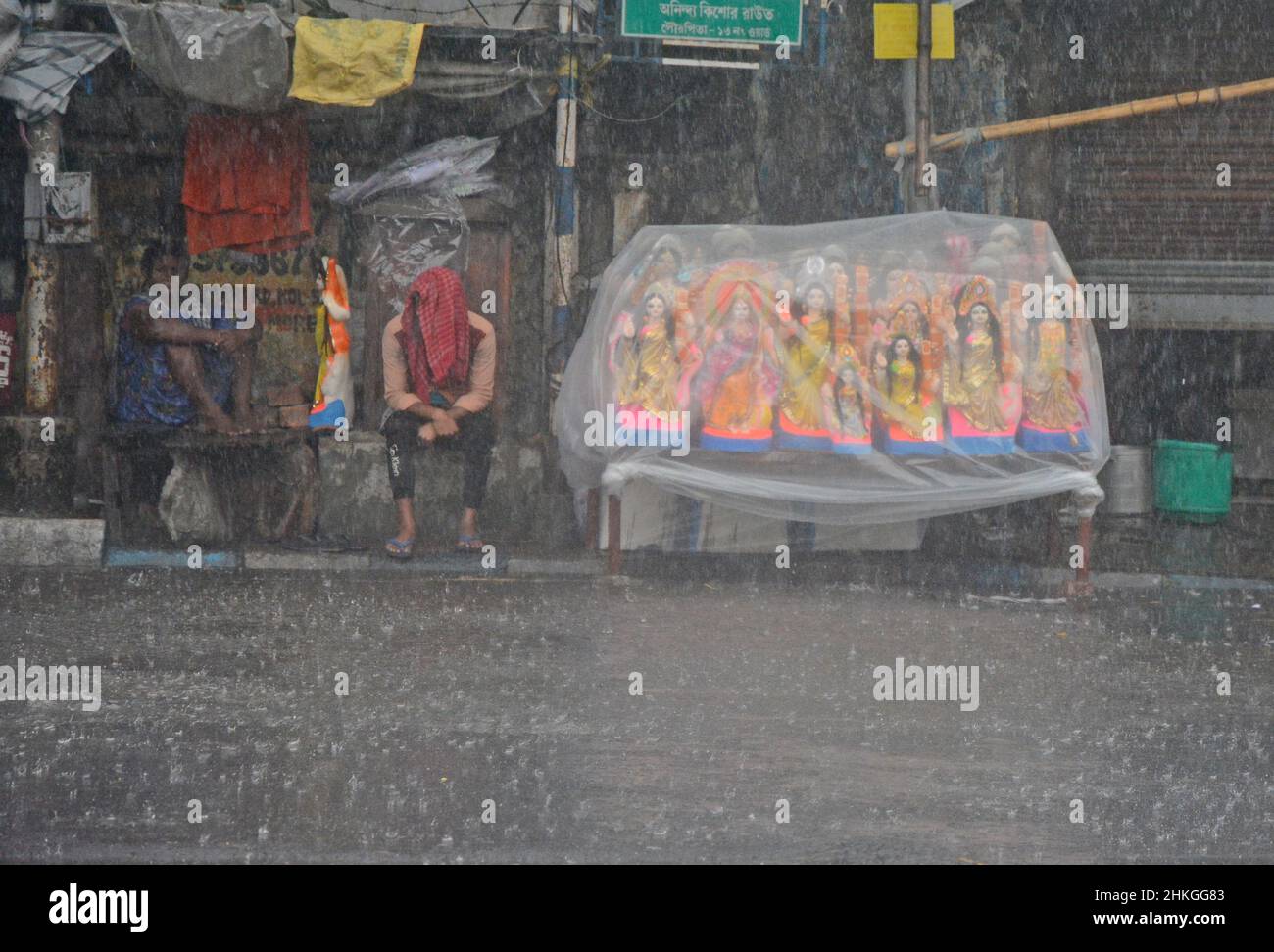 Kolkata, West Bengal, India. 4th Feb, 2022. Heavy rainfall before ...